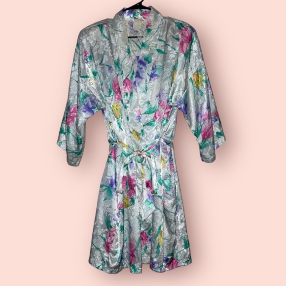 Inner Most | Intimates & Sleepwear | Vintage White Floral Robe Slip Set ...